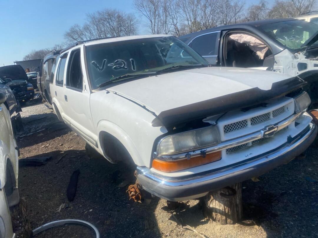 2001 CHEVY BLAZER | M&D Salvage Yard and U Pull Here
